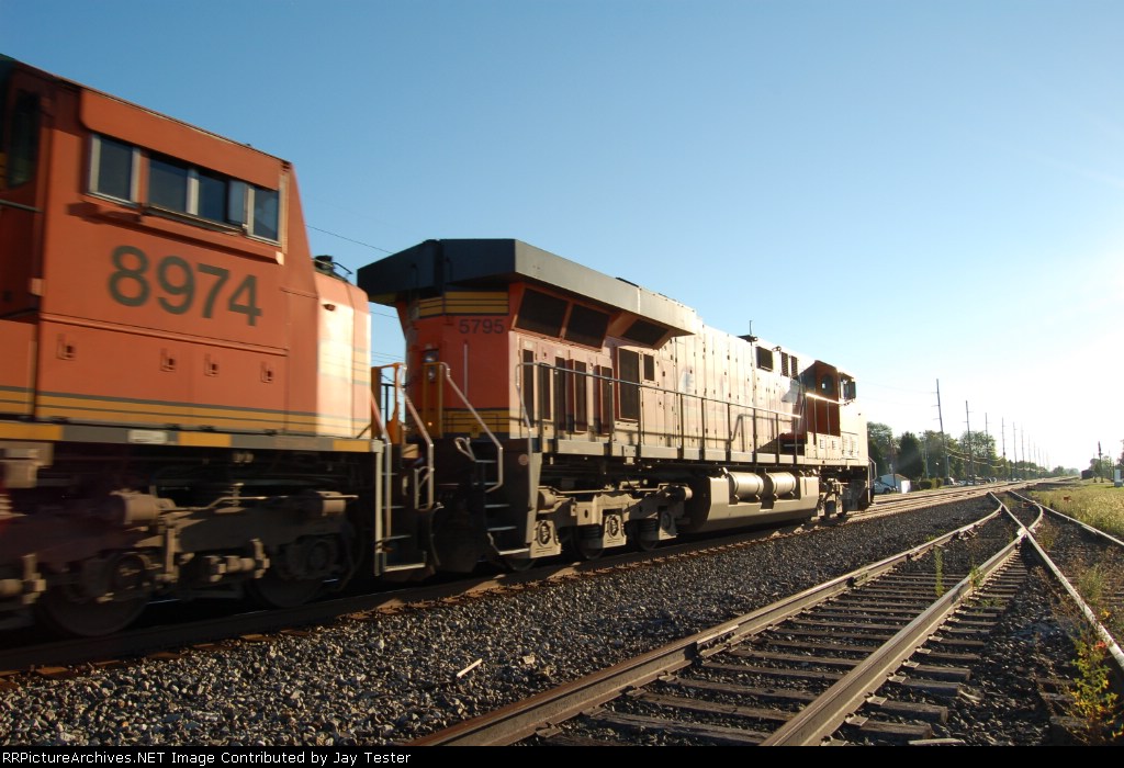 BNSF 5795